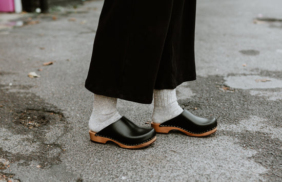 Black Classic Wooden Clog – KIT + CLOGS STUDIO