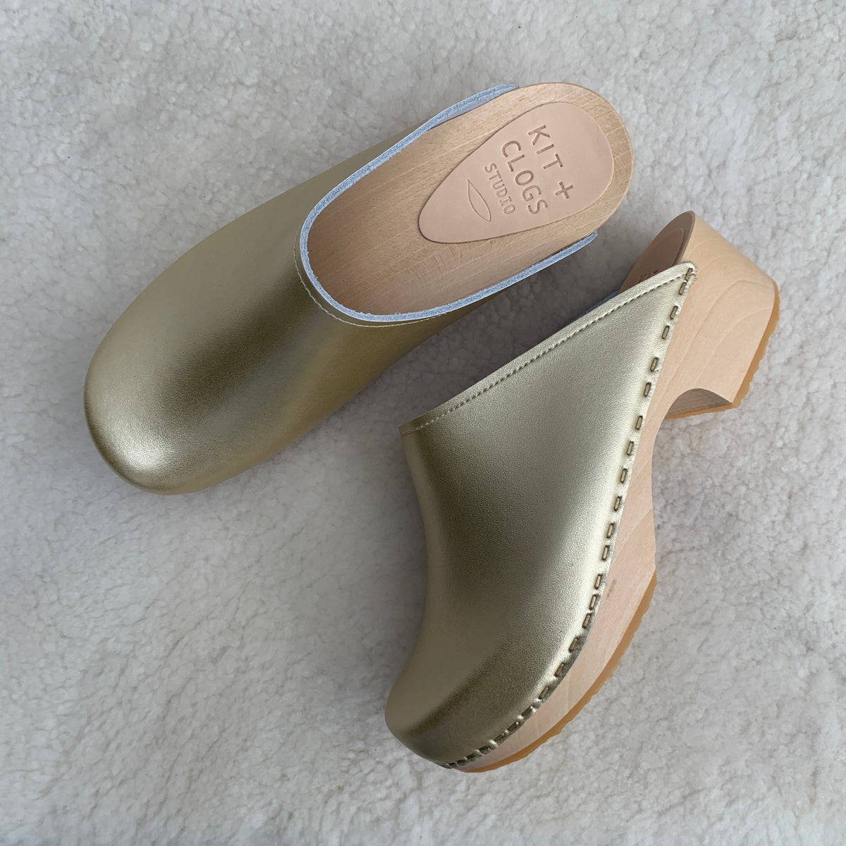Champagne Mini Heel Klassisk Clog – KIT + CLOGS STUDIO