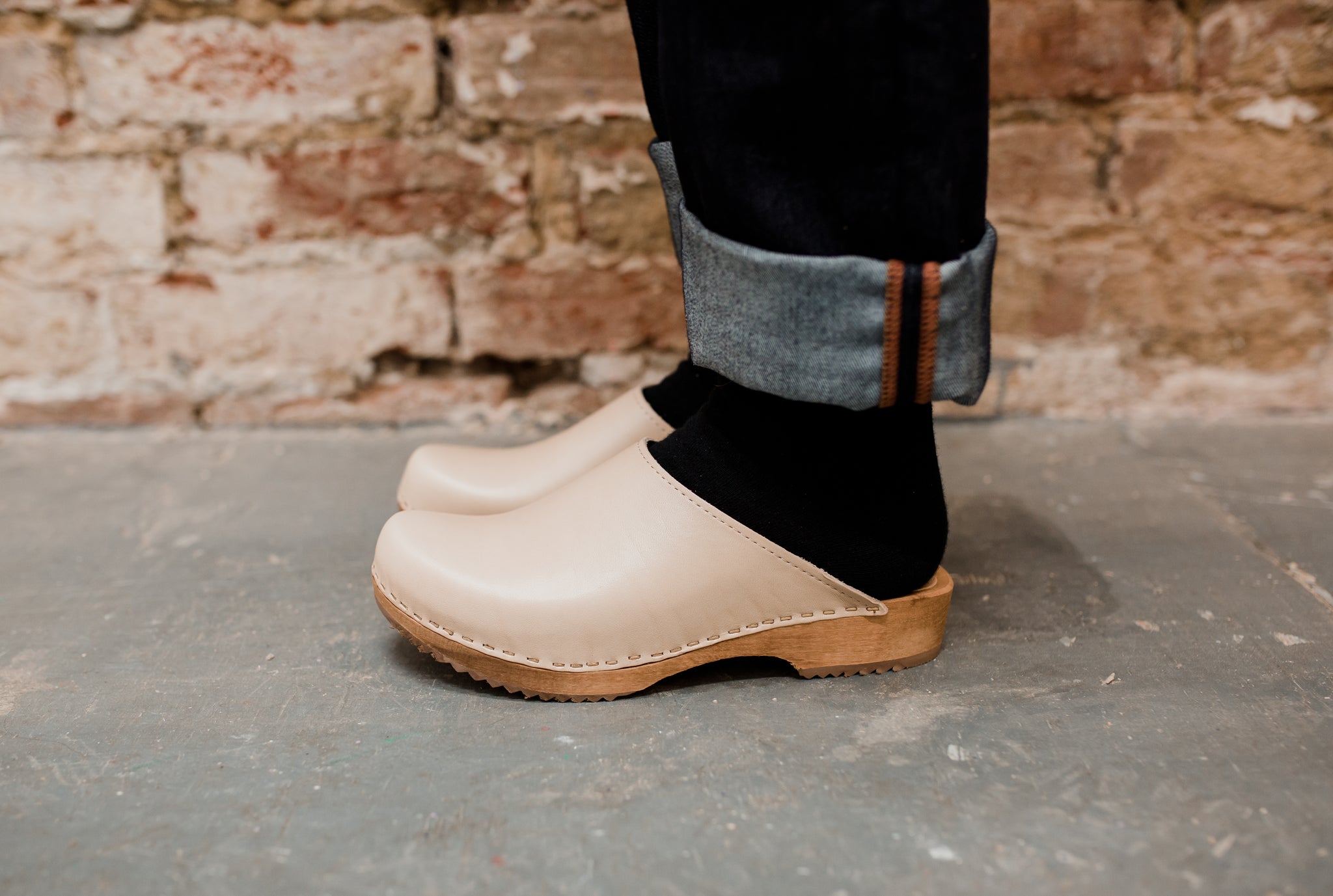 Stone Low Klassisk Clog – KIT + CLOGS STUDIO
